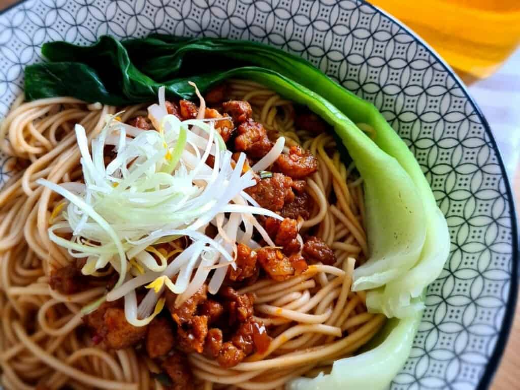 Brothless Dan Dan Noodles (汁なし坦々麺) | My Formosa Food