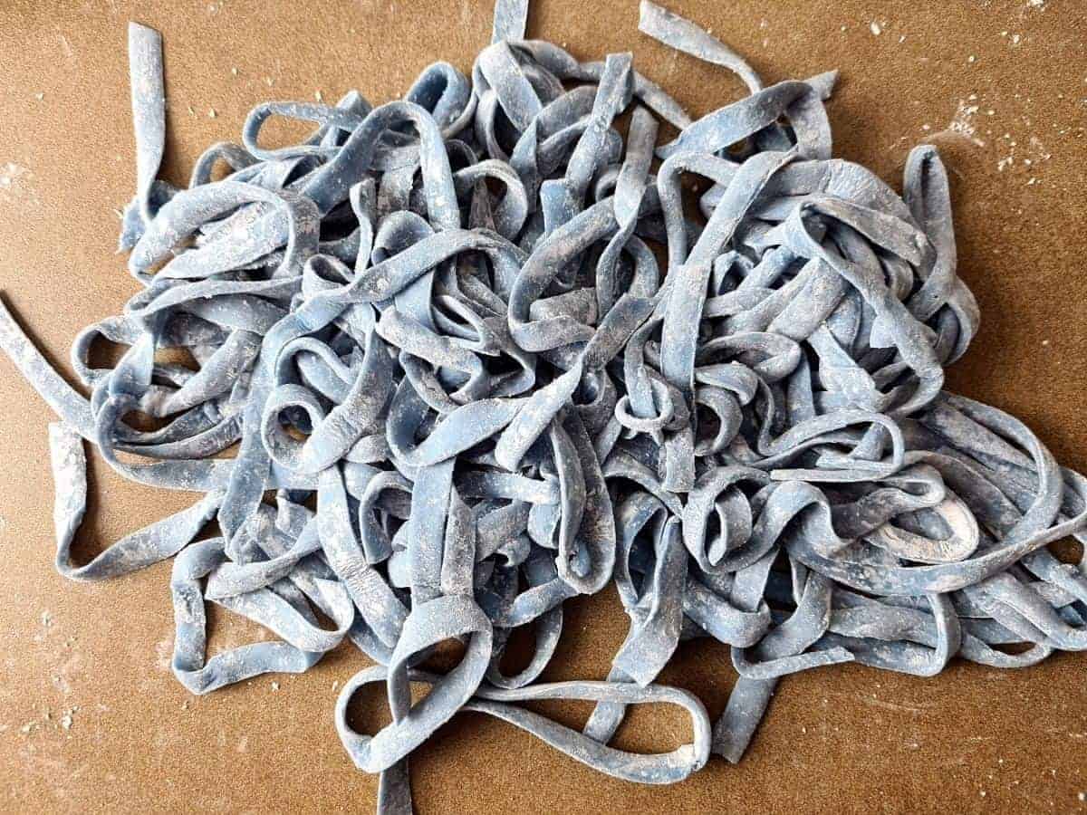 Handmade Blue Noodles using Butterfly Pea Tea | My Formosa Food