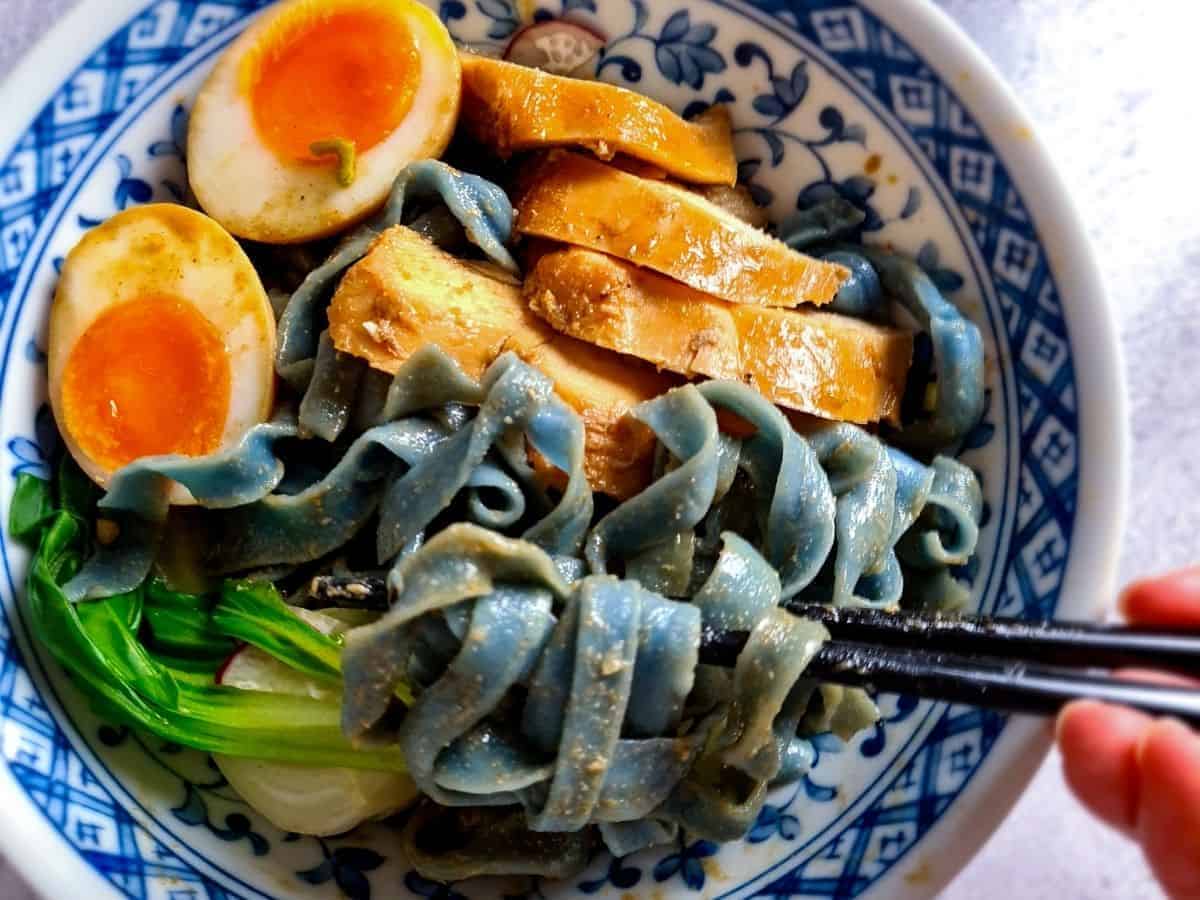 Handmade Blue Noodles using Butterfly Pea Tea | My Formosa Food