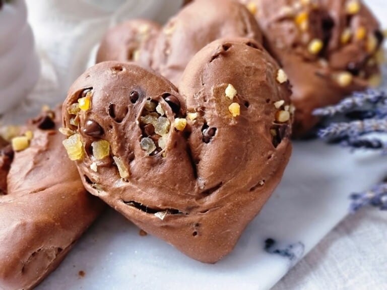 Heart Shaped Bread with Ginger and Chocolate | My Formosa Food