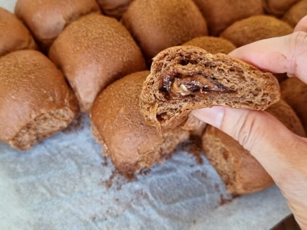 Heart Shaped Bread with Ginger and Chocolate | My Formosa Food